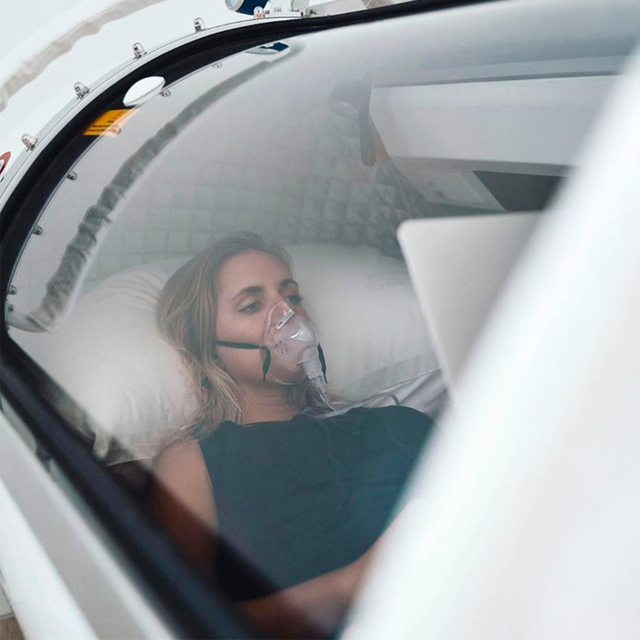 Oxygen Health Systems Hyperbaric Chamber Hard Shell – Da Vinci Medical